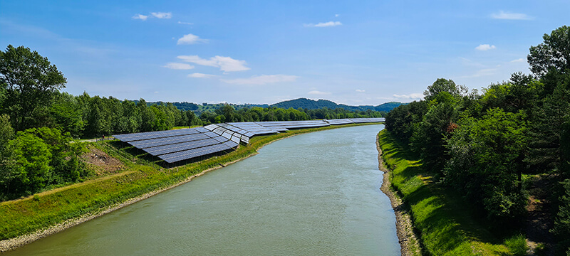 Das Solarkraftwerk Zlatoličje | Experten für Blitzschutzsysteme, Kabel ...